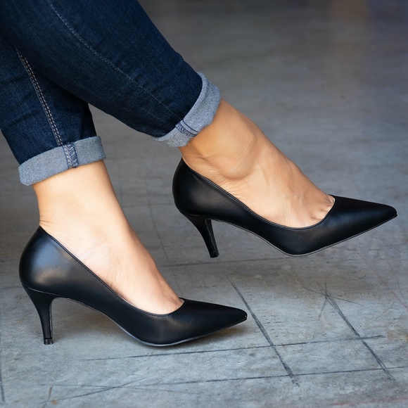 SunnyMia | Shoes | Black Pointe Toe Pump | Poshmark